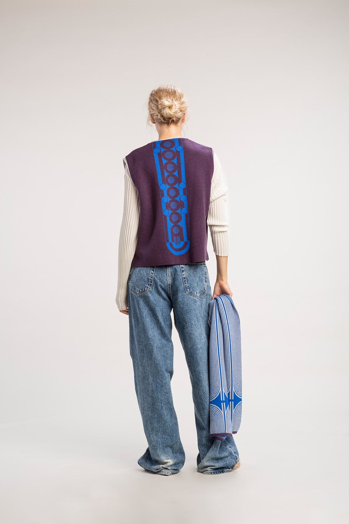 Poetic knitwear – • wolvis